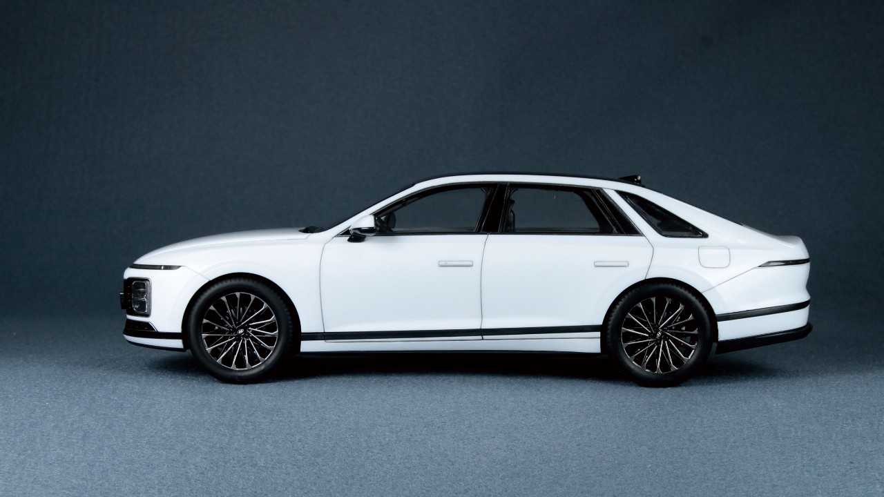 MMZ - 1/24 그랜저GN7 아카데미과학