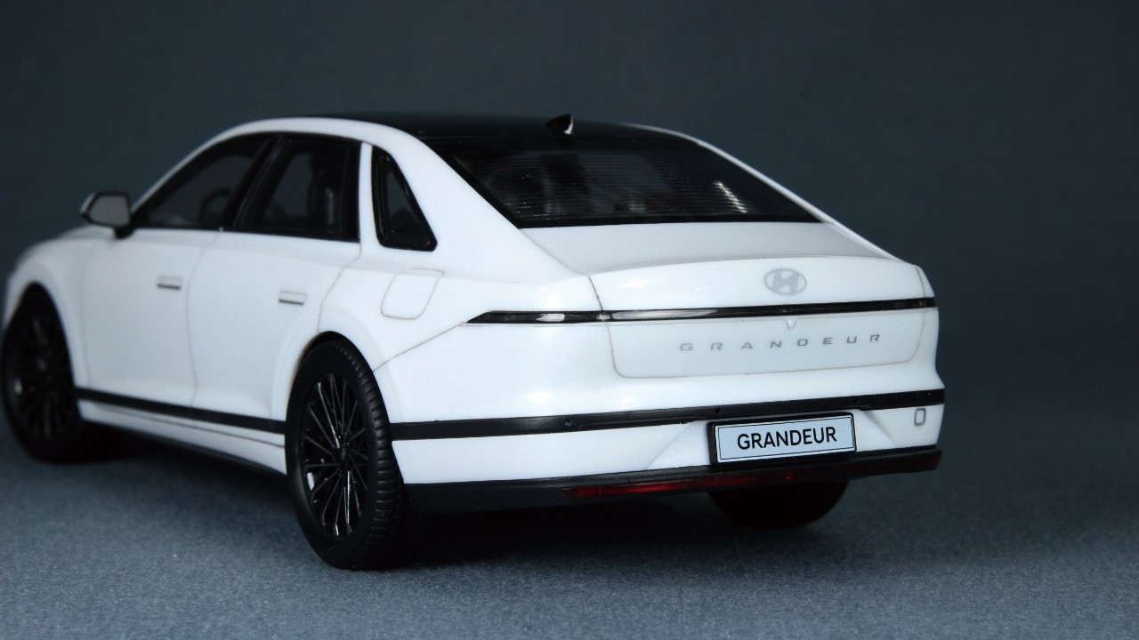 MMZ - 1/24 그랜저GN7 아카데미과학